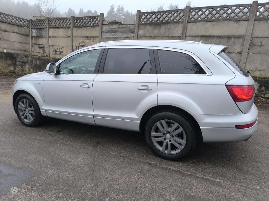 Pelēks Audi Q7 2007 Viļņa, ar dzinēja tilpumu 0.00 L un nobraukumu 319 tūkst. km par 4950 €, foto 4 vietnē AUTOMOTO.COM.LV
