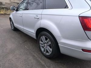 Pelēks Audi Q7 2007 Viļņa, ar dzinēja tilpumu 0.00 L un nobraukumu 319 tūkst. km par 4950 €, foto 5 vietnē AUTOMOTO.COM.LV
