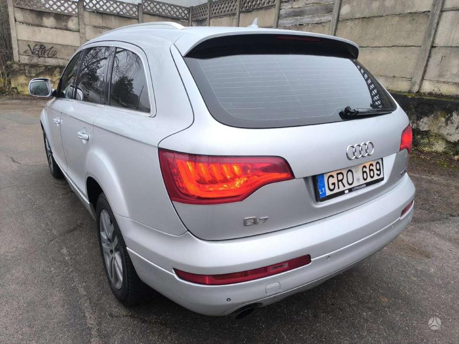 Pelēks Audi Q7 2007 Viļņa, ar dzinēja tilpumu 0.00 L un nobraukumu 319 tūkst. km par 4950 €, foto 7 vietnē AUTOMOTO.COM.LV