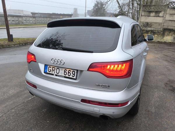 Grey Audi Q7 2007 in Vilnius, with an engine capacity of 0.00 L and mileage of 319 thousand km for 4950 €, photo 8 on AUTOMOTO.COM.LV