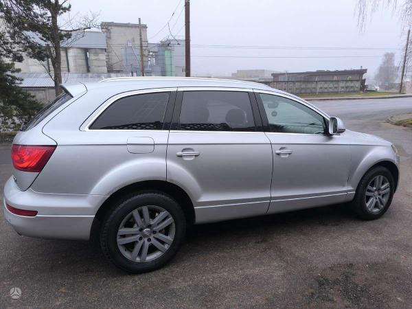 Grey Audi Q7 2007 in Vilnius, with an engine capacity of 0.00 L and mileage of 319 thousand km for 4950 €, photo 9 on AUTOMOTO.COM.LV