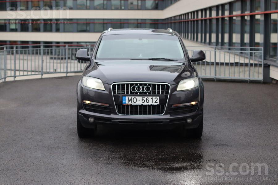Grey Audi Q7 2007 in Riga, with an engine capacity of 3.00 L and mileage of 337 thousand km for 3777 €, photo 2 on AUTOMOTO.COM.LV