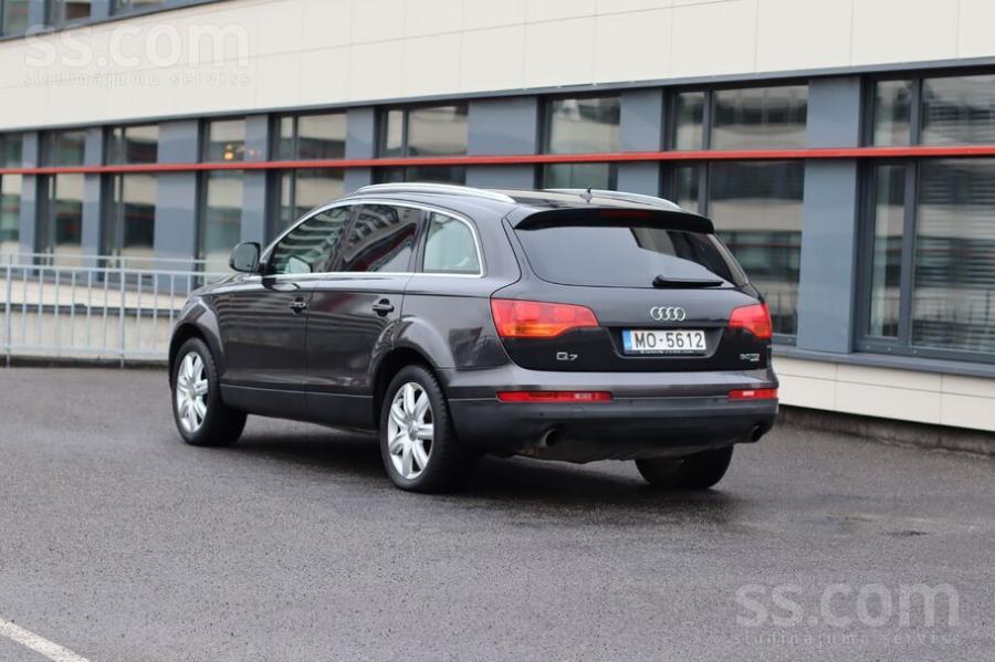 Grey Audi Q7 2007 in Riga, with an engine capacity of 3.00 L and mileage of 337 thousand km for 3777 €, photo 4 on AUTOMOTO.COM.LV