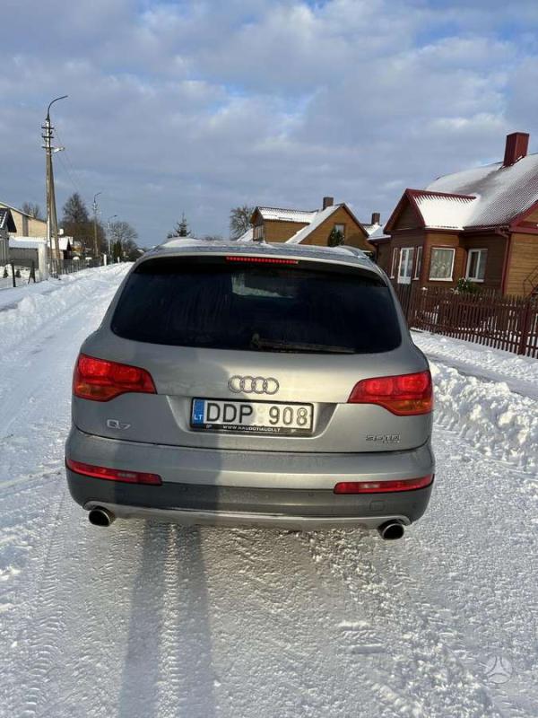 Grey Audi Q7 2007 in Salcininkai, with an engine capacity of 2.97 L and mileage of 405 thousand km for 5200 €, photo 4 on AUTOMOTO.COM.LV
