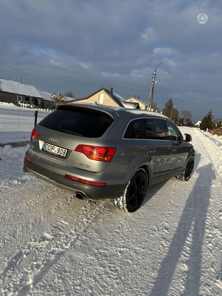 Grey Audi Q7 2007 in Salcininkai, with an engine capacity of 2.97 L and mileage of 405 thousand km for 5200 €, photo 5 on AUTOMOTO.COM.LV