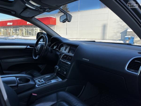Pelēks Audi Q7 2007 Alīta, ar dzinēja tilpumu 4.20 L un nobraukumu 226 tūkst. km par 5950 €, foto 9 vietnē AUTOMOTO.COM.LV