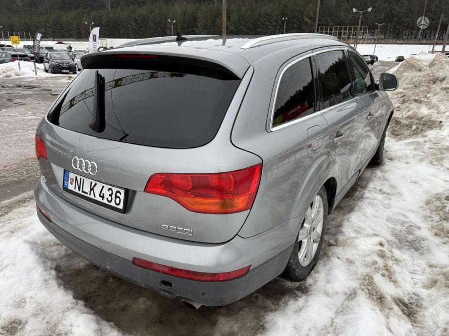 Pelēks Audi Q7 2007 Viļņa, ar dzinēja tilpumu 2.97 L un nobraukumu 300 tūkst. km par 2500 €, foto 5 vietnē AUTOMOTO.COM.LV