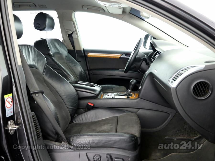 Grey Audi Q7 2007 in Tallinn, with an engine capacity of 3.00 L and mileage of 419 thousand km for 3499 €, photo 7 on AUTOMOTO.COM.LV