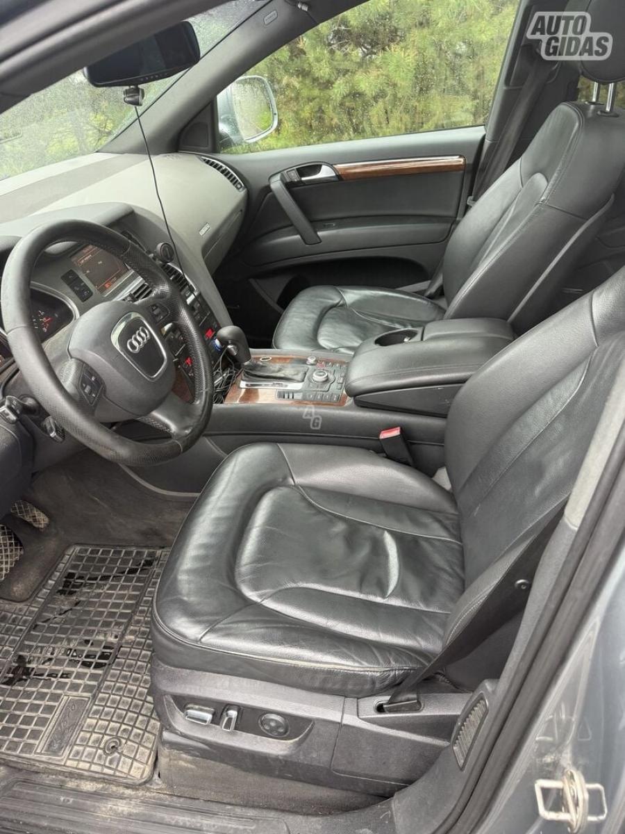 Grey Audi Q7 2007 in Kaunas, with an engine capacity of 3.00 L and mileage of 350 thousand km for 7000 €, photo 12 on AUTOMOTO.COM.LV