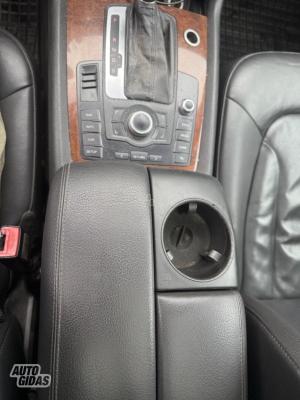 Grey Audi Q7 2007 in Kaunas, with an engine capacity of 3.00 L and mileage of 350 thousand km for 7000 €, photo 15 on AUTOMOTO.COM.LV