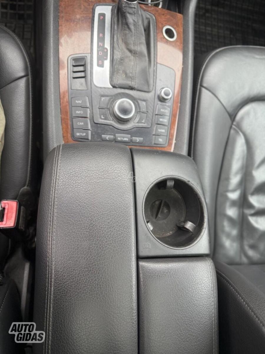 Grey Audi Q7 2007 in Kaunas, with an engine capacity of 3.00 L and mileage of 350 thousand km for 7000 €, photo 15 on AUTOMOTO.COM.LV
