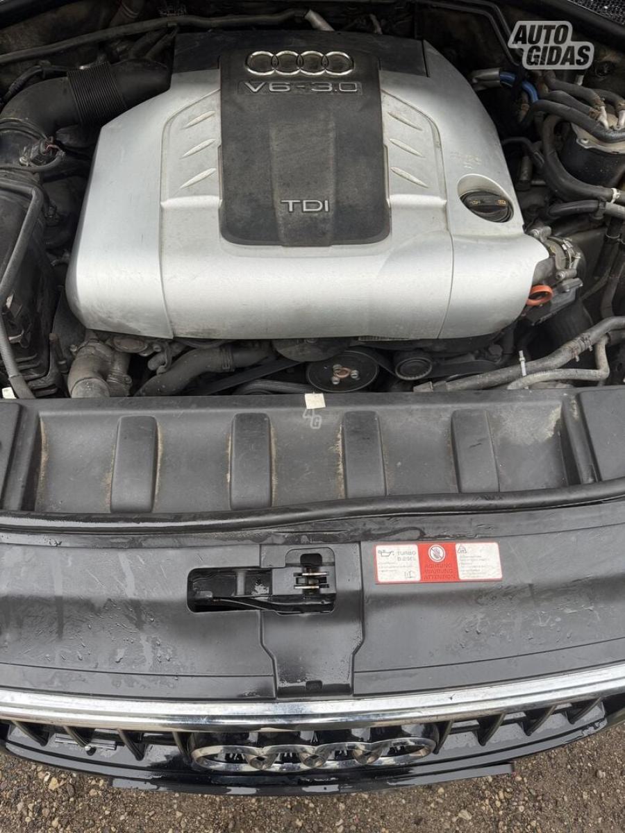 Grey Audi Q7 2007 in Kaunas, with an engine capacity of 3.00 L and mileage of 350 thousand km for 7000 €, photo 16 on AUTOMOTO.COM.LV