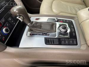 Pelēks Audi Q7 2007 Rīga, ar dzinēja tilpumu 3.00 L un nobraukumu 320 tūkst. km par 6500 €, foto 19 vietnē AUTOMOTO.COM.LV