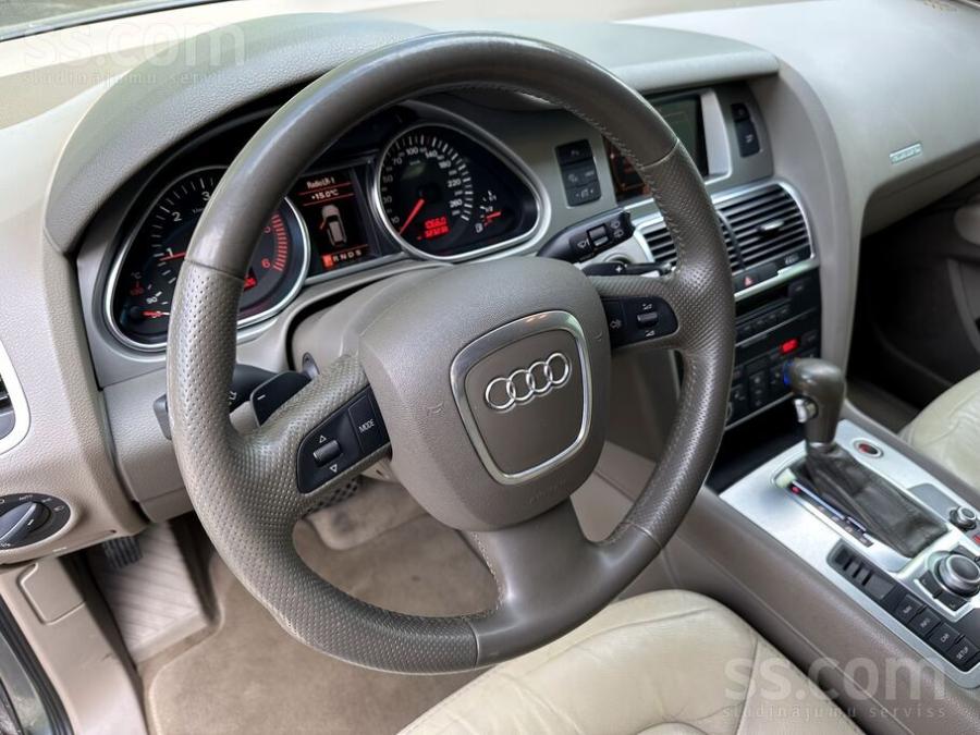 Pelēks Audi Q7 2007 Rīga, ar dzinēja tilpumu 3.00 L un nobraukumu 320 tūkst. km par 6500 €, foto 20 vietnē AUTOMOTO.COM.LV