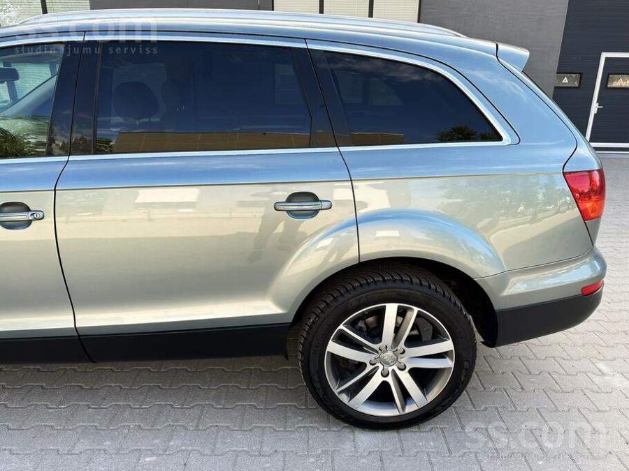 Pelēks Audi Q7 2007 Rīga, ar dzinēja tilpumu 3.00 L un nobraukumu 320 tūkst. km par 6500 €, foto 25 vietnē AUTOMOTO.COM.LV