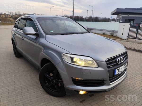 Grey Audi Q7 2007 in Rezekne, with an engine capacity of 3.00 L and mileage of 334 thousand km for 6950 €, photo 6 on AUTOMOTO.COM.LV