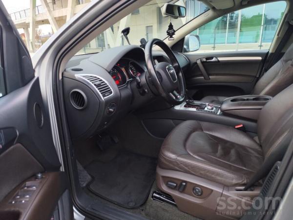 Grey Audi Q7 2007 in Rezekne, with an engine capacity of 3.00 L and mileage of 334 thousand km for 6950 €, photo 7 on AUTOMOTO.COM.LV