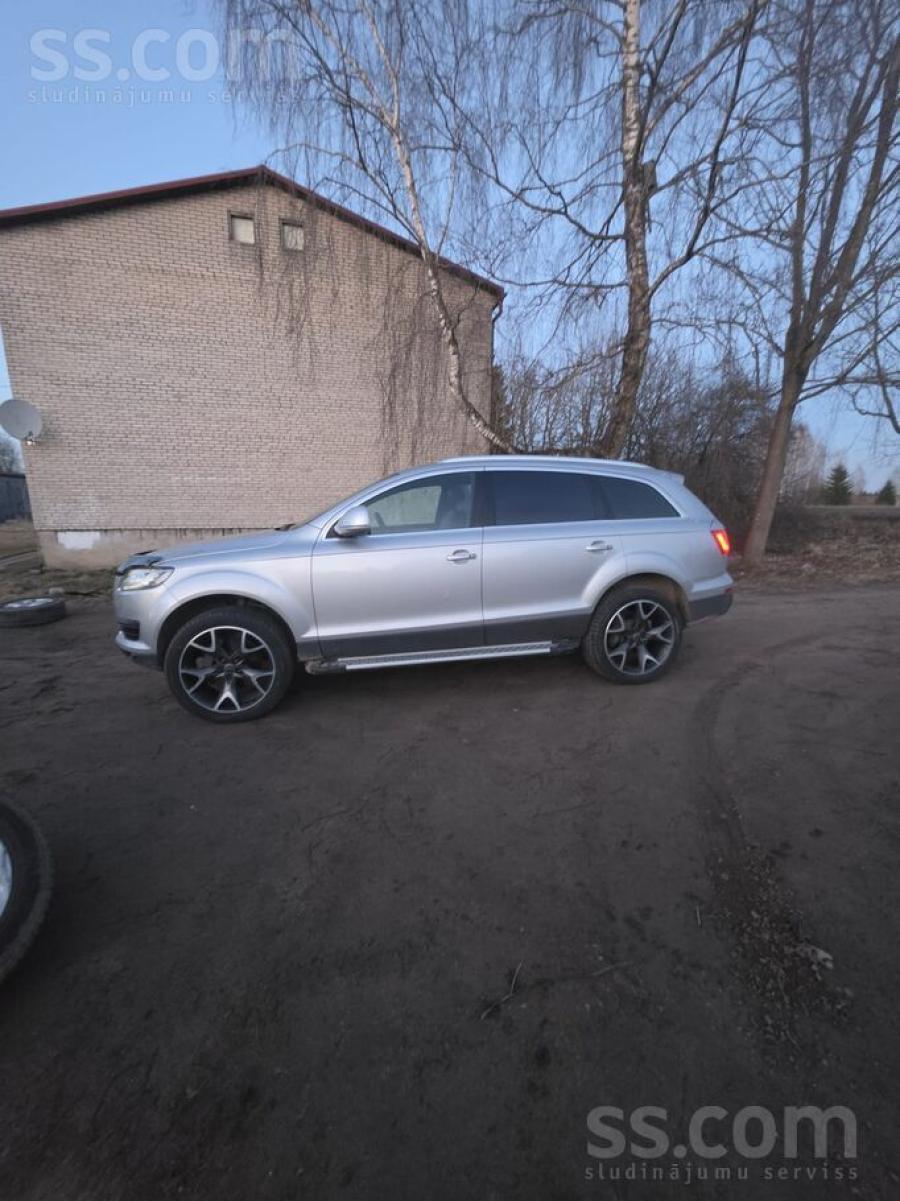 Pelēks Audi Q7 2007 Rīga, ar dzinēja tilpumu 4.20 L un nobraukumu 0 tūkst. km par 3000 €, foto 1 vietnē AUTOMOTO.COM.LV
