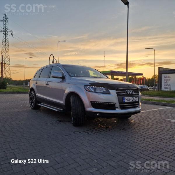 Grey Audi Q7 2007 in Riga, with an engine capacity of 4.20 L and mileage of 0 thousand km for 3000 €, photo 5 on AUTOMOTO.COM.LV