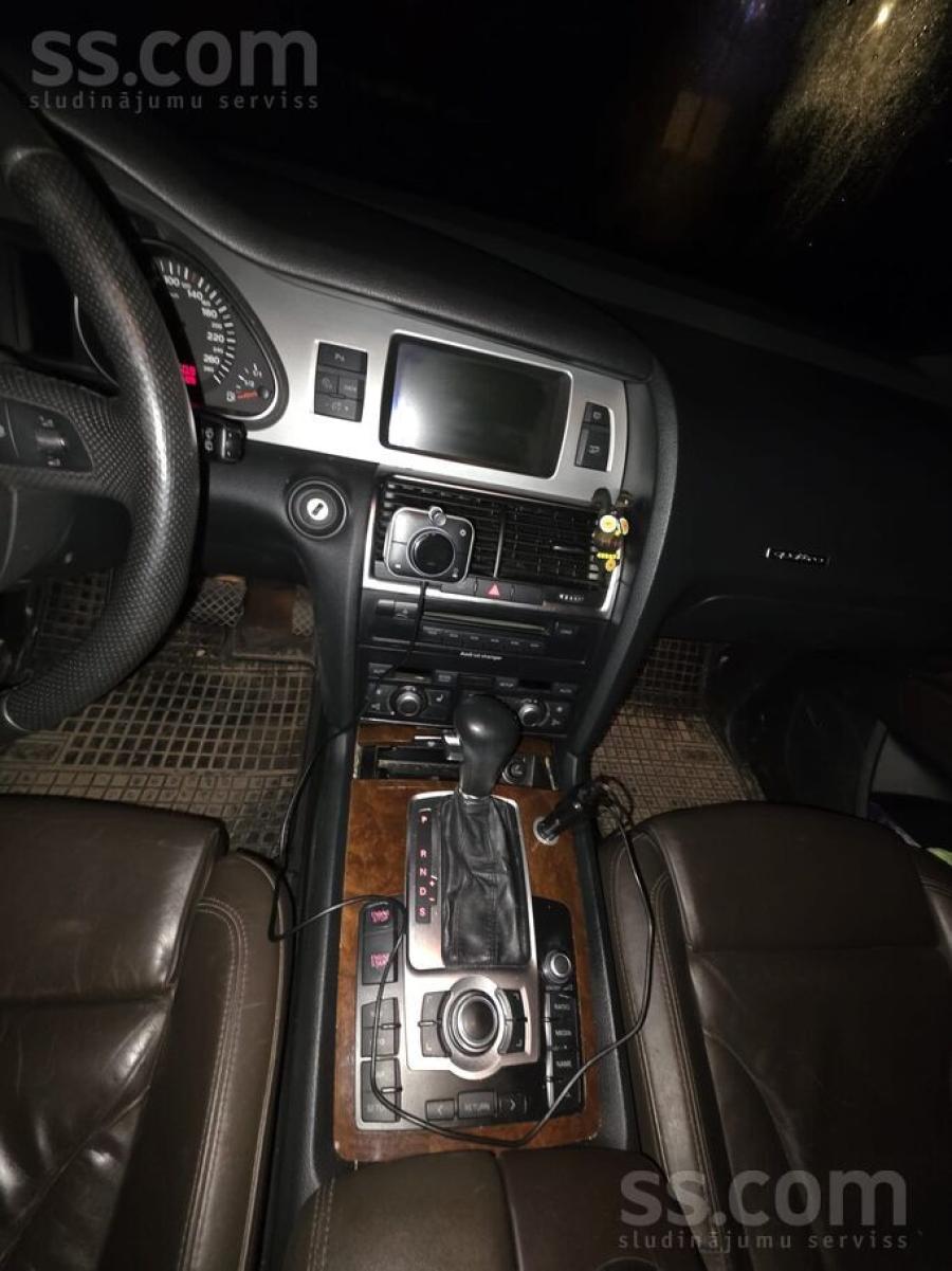Pelēks Audi Q7 2007 Rīga, ar dzinēja tilpumu 4.20 L un nobraukumu 0 tūkst. km par 3000 €, foto 10 vietnē AUTOMOTO.COM.LV