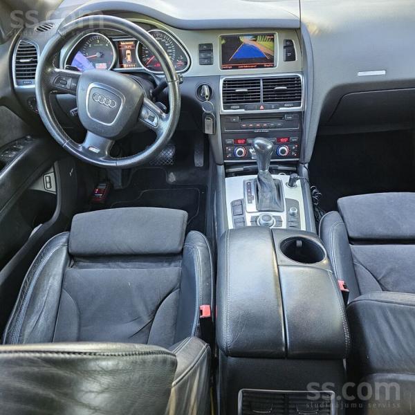 Grey Audi Q7 2007 in Cesis, with an engine capacity of 4.20 L and mileage of 282 thousand km for 5000 €, photo 8 on AUTOMOTO.COM.LV