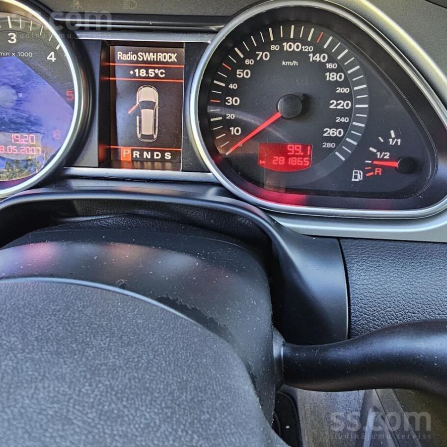 Pelēks Audi Q7 2007 Cēsis, ar dzinēja tilpumu 4.20 L un nobraukumu 282 tūkst. km par 5000 €, foto 15 vietnē AUTOMOTO.COM.LV