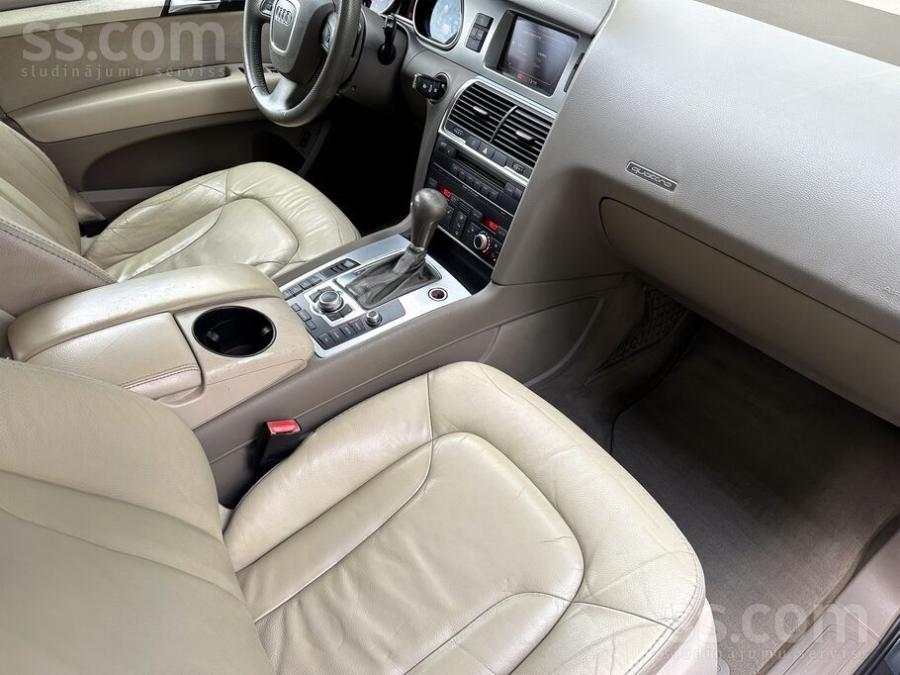 Grey Audi Q7 2007 in Riga, with an engine capacity of 3.00 L and mileage of 320 thousand km for 5990 €, photo 14 on AUTOMOTO.COM.LV