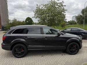 Grey Audi Q7 2007 in Riga, with an engine capacity of 3.00 L and mileage of 280 thousand km for 5390 €, photo 3 on AUTOMOTO.COM.LV