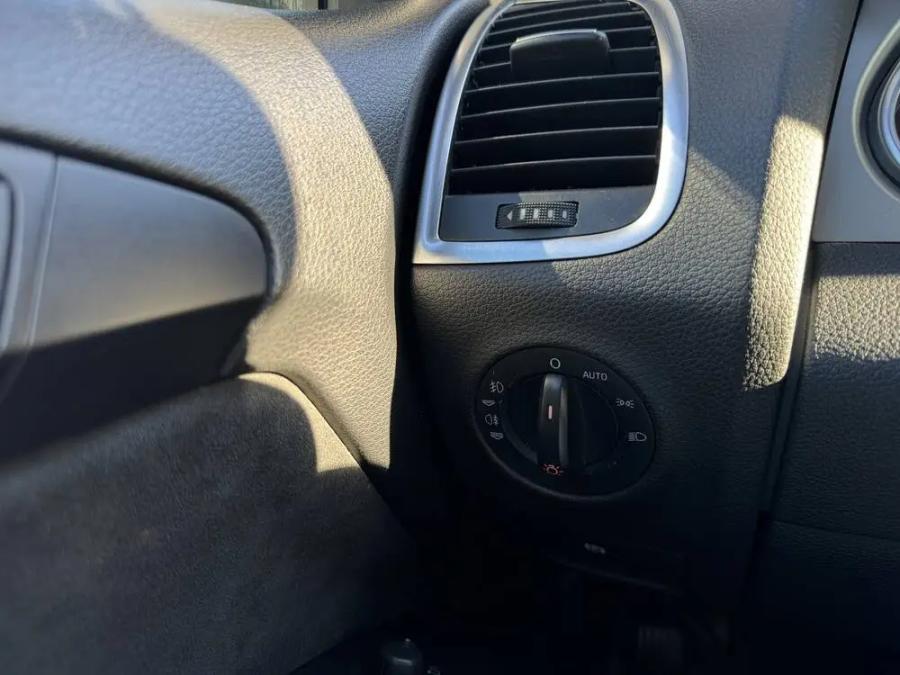 Grey Audi Q7 2007 in Riga, with an engine capacity of 3.00 L and mileage of 280 thousand km for 5390 €, photo 27 on AUTOMOTO.COM.LV