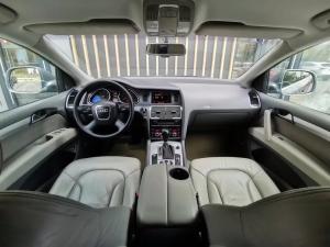 Grey Audi Q7 2007 in Riga, with an engine capacity of 3.00 L and mileage of 273 thousand km for 6590 €, photo 3 on AUTOMOTO.COM.LV