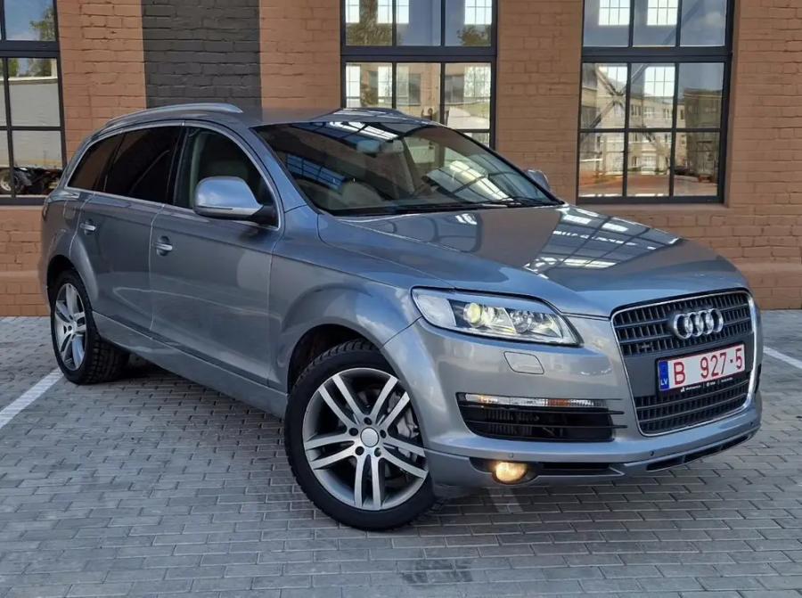 Grey Audi Q7 2007 in Riga, with an engine capacity of 3.00 L and mileage of 273 thousand km for 6590 €, photo 19 on AUTOMOTO.COM.LV