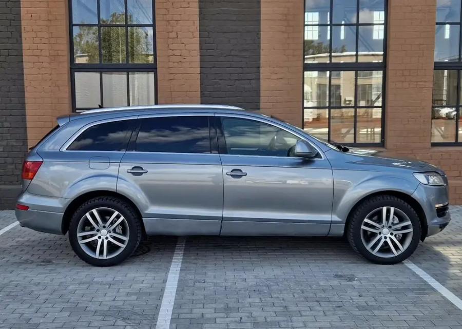 Grey Audi Q7 2007 in Riga, with an engine capacity of 3.00 L and mileage of 273 thousand km for 6590 €, photo 20 on AUTOMOTO.COM.LV
