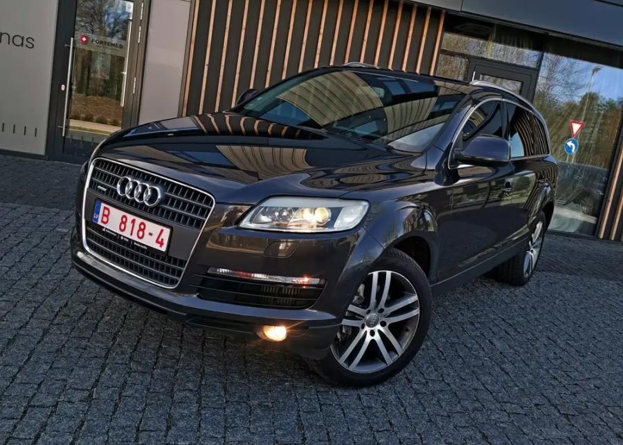 Grey Audi Q7 2007 in Riga, with an engine capacity of 3.00 L and mileage of 220 thousand km for 7490 €, photo 1 on AUTOMOTO.COM.LV