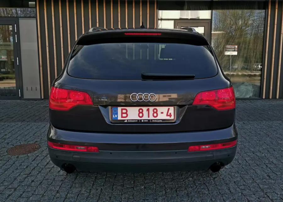 Grey Audi Q7 2007 in Riga, with an engine capacity of 3.00 L and mileage of 220 thousand km for 7490 €, photo 3 on AUTOMOTO.COM.LV