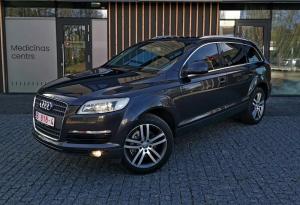 Grey Audi Q7 2007 in Riga, with an engine capacity of 3.00 L and mileage of 220 thousand km for 7490 €, photo 5 on AUTOMOTO.COM.LV