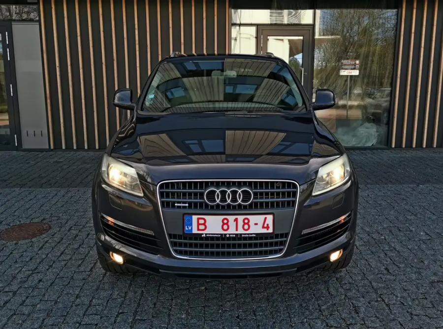 Grey Audi Q7 2007 in Riga, with an engine capacity of 3.00 L and mileage of 220 thousand km for 7490 €, photo 6 on AUTOMOTO.COM.LV