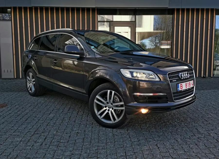 Grey Audi Q7 2007 in Riga, with an engine capacity of 3.00 L and mileage of 220 thousand km for 7490 €, photo 7 on AUTOMOTO.COM.LV