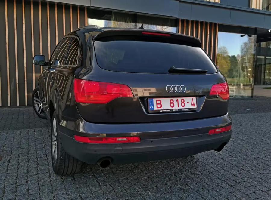 Grey Audi Q7 2007 in Riga, with an engine capacity of 3.00 L and mileage of 220 thousand km for 7490 €, photo 12 on AUTOMOTO.COM.LV