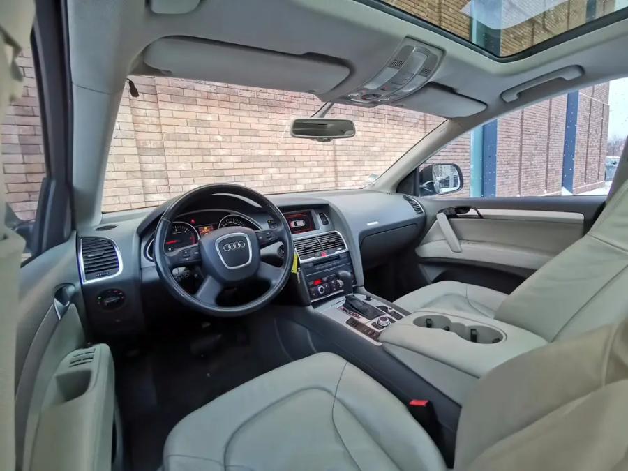 Grey Audi Q7 2007 in Riga, with an engine capacity of 3.00 L and mileage of 220 thousand km for 7490 €, photo 13 on AUTOMOTO.COM.LV