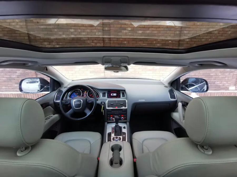 Grey Audi Q7 2007 in Riga, with an engine capacity of 3.00 L and mileage of 220 thousand km for 7490 €, photo 14 on AUTOMOTO.COM.LV