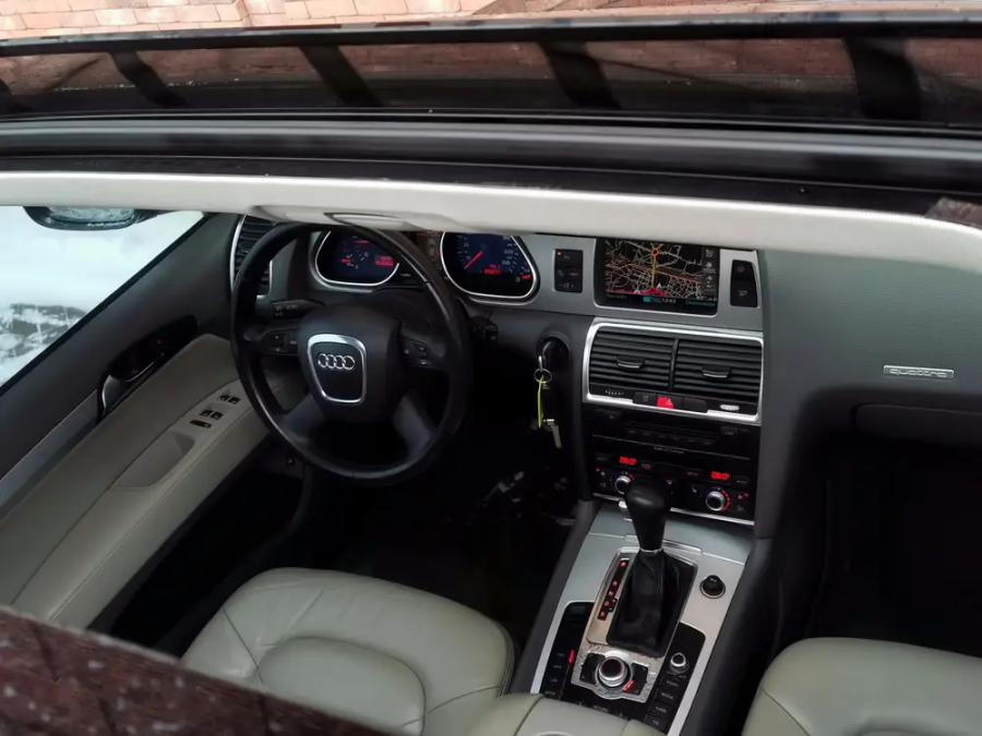 Grey Audi Q7 2007 in Riga, with an engine capacity of 3.00 L and mileage of 220 thousand km for 7490 €, photo 26 on AUTOMOTO.COM.LV