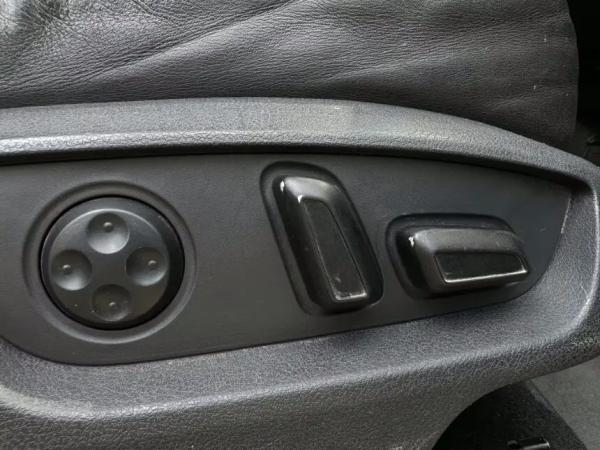 Grey Audi Q7 2007 in Riga, with an engine capacity of 3.00 L and mileage of 380 thousand km for 4490 €, photo 10 on AUTOMOTO.COM.LV