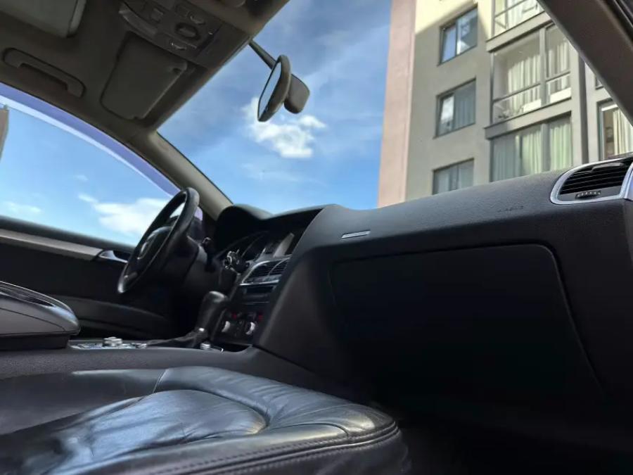 Grey Audi Q7 2007 in Riga, with an engine capacity of 3.00 L and mileage of 380 thousand km for 4490 €, photo 12 on AUTOMOTO.COM.LV