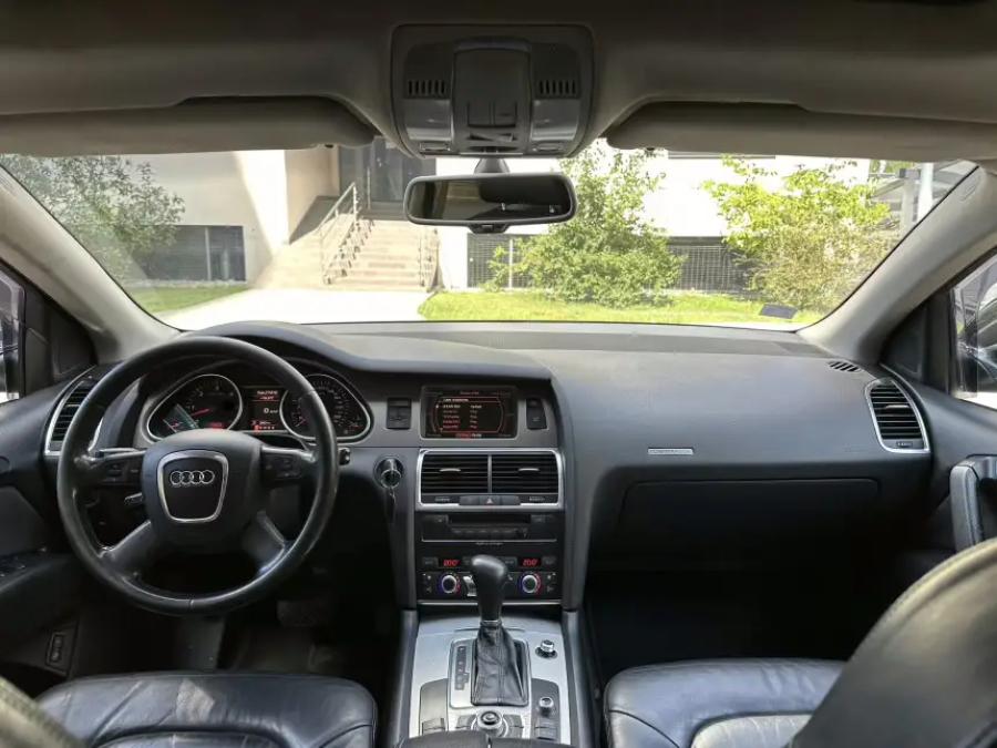 Grey Audi Q7 2007 in Riga, with an engine capacity of 3.00 L and mileage of 380 thousand km for 4490 €, photo 14 on AUTOMOTO.COM.LV
