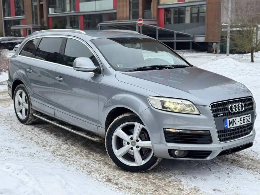 Grey Audi Q7 2007 in Riga, with an engine capacity of 3.00 L and mileage of 293 thousand km for 5990 €, photo 1 on AUTOMOTO.COM.LV