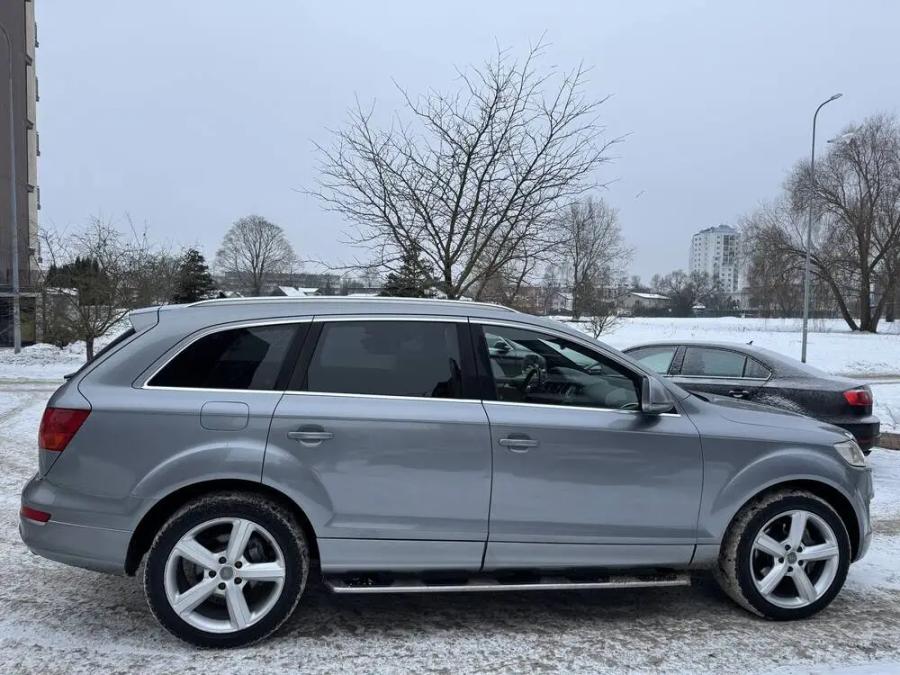 Grey Audi Q7 2007 in Riga, with an engine capacity of 3.00 L and mileage of 293 thousand km for 5990 €, photo 3 on AUTOMOTO.COM.LV