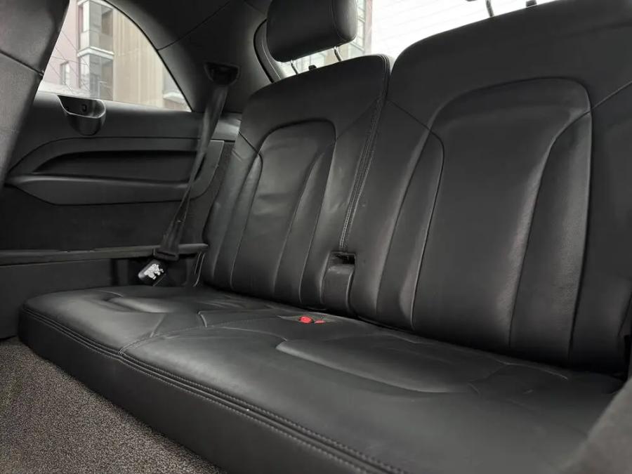 Grey Audi Q7 2007 in Riga, with an engine capacity of 3.00 L and mileage of 293 thousand km for 5990 €, photo 14 on AUTOMOTO.COM.LV