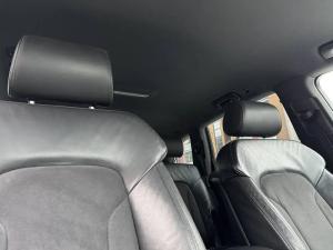 Grey Audi Q7 2007 in Riga, with an engine capacity of 3.00 L and mileage of 293 thousand km for 5990 €, photo 15 on AUTOMOTO.COM.LV