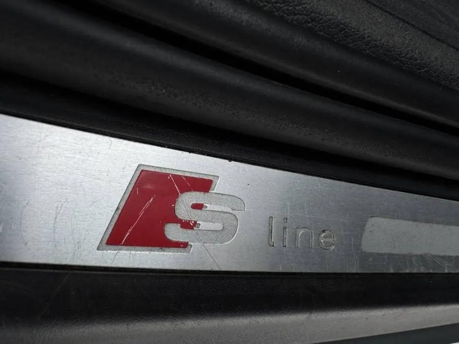 Grey Audi Q7 2007 in Riga, with an engine capacity of 3.00 L and mileage of 293 thousand km for 5990 €, photo 17 on AUTOMOTO.COM.LV