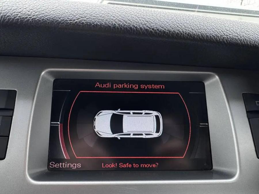 Grey Audi Q7 2007 in Riga, with an engine capacity of 3.00 L and mileage of 293 thousand km for 5990 €, photo 23 on AUTOMOTO.COM.LV